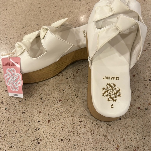 Sam & Libby | Shoes | Sam Libby White Sandals | Poshmark